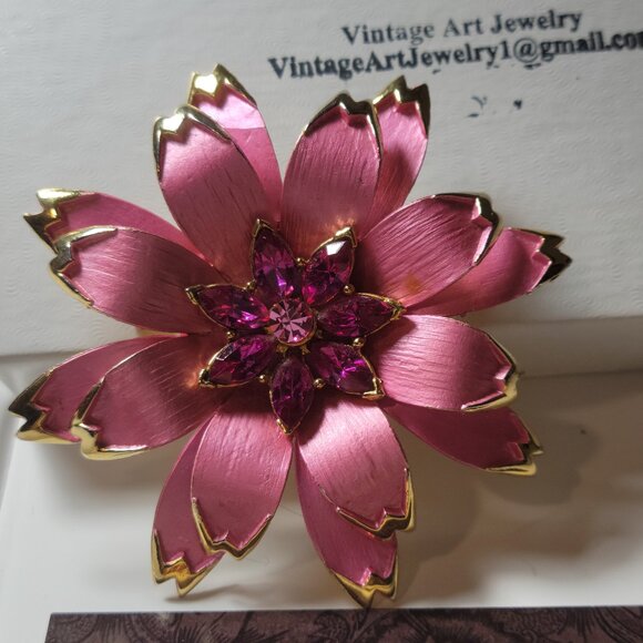 ANTIQUE BROOCH PIN PINK | Jewelry | Rare Pink Flower Brooch With ...